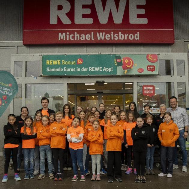News aus den Abteilungen - Aktuelles | TuS-LA-Jugend zu Gast bei REWE ...